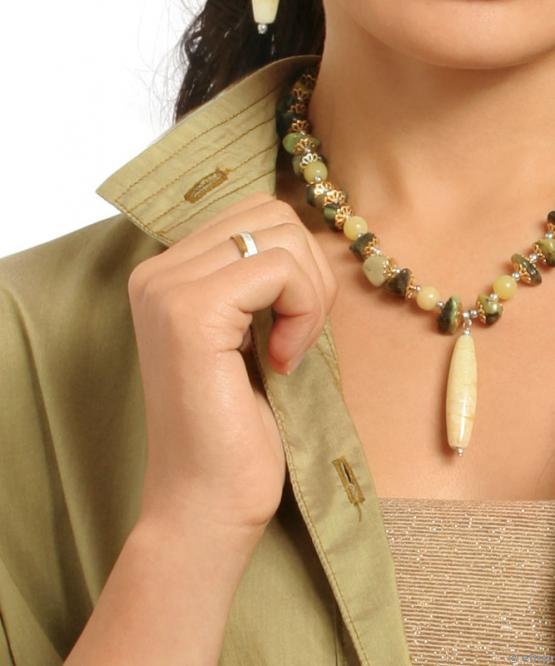 Inel auriu cu o linie arginie în valuri, oțel inox